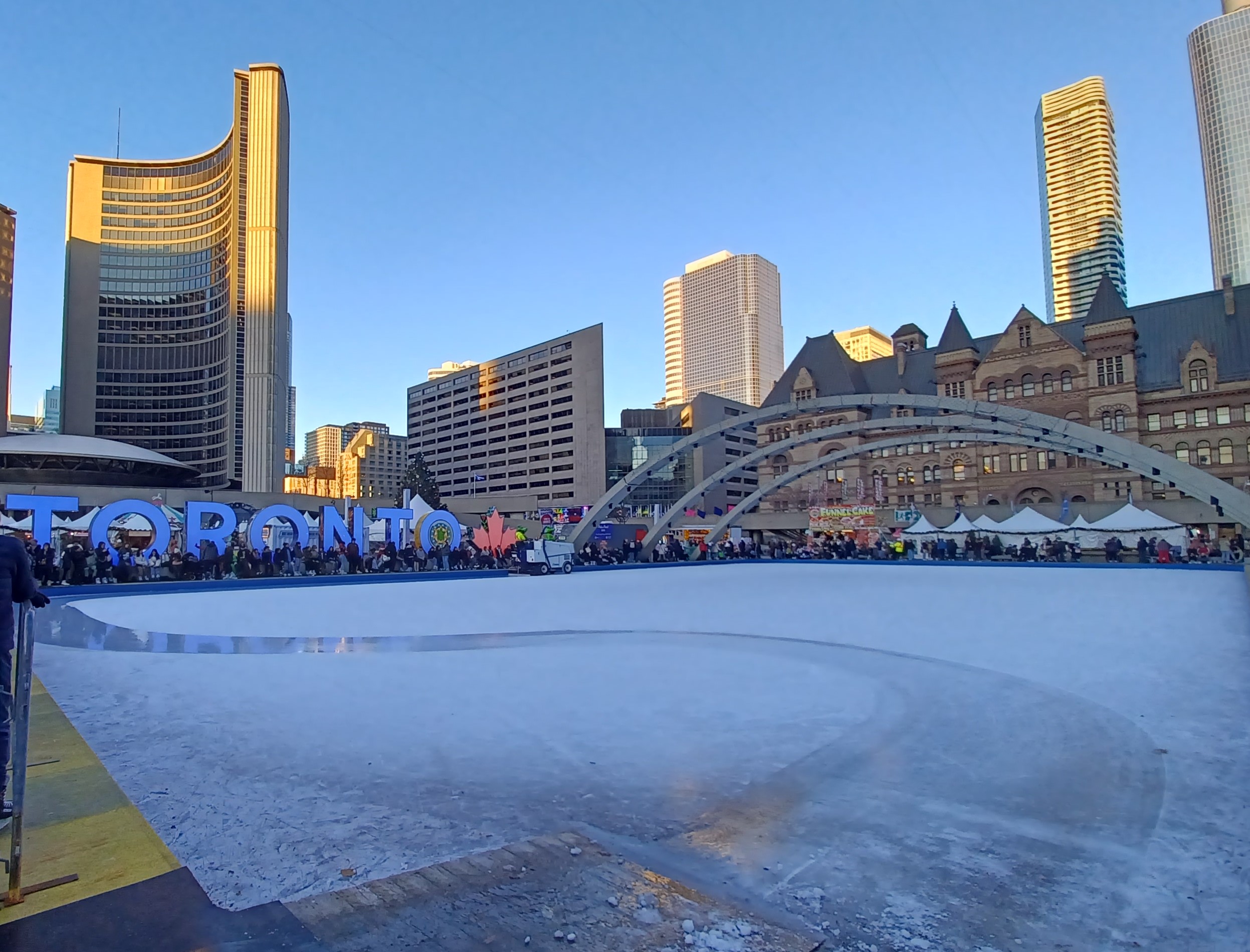 🥓 How to Become a True Torontonian | The Beacon